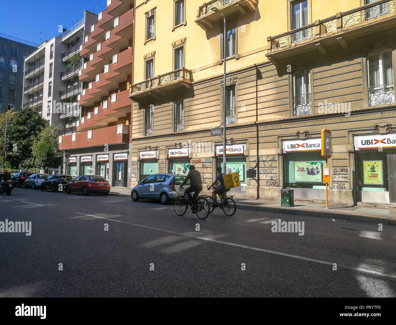 Traffic in milan hi-res stock photography and images - Alamy