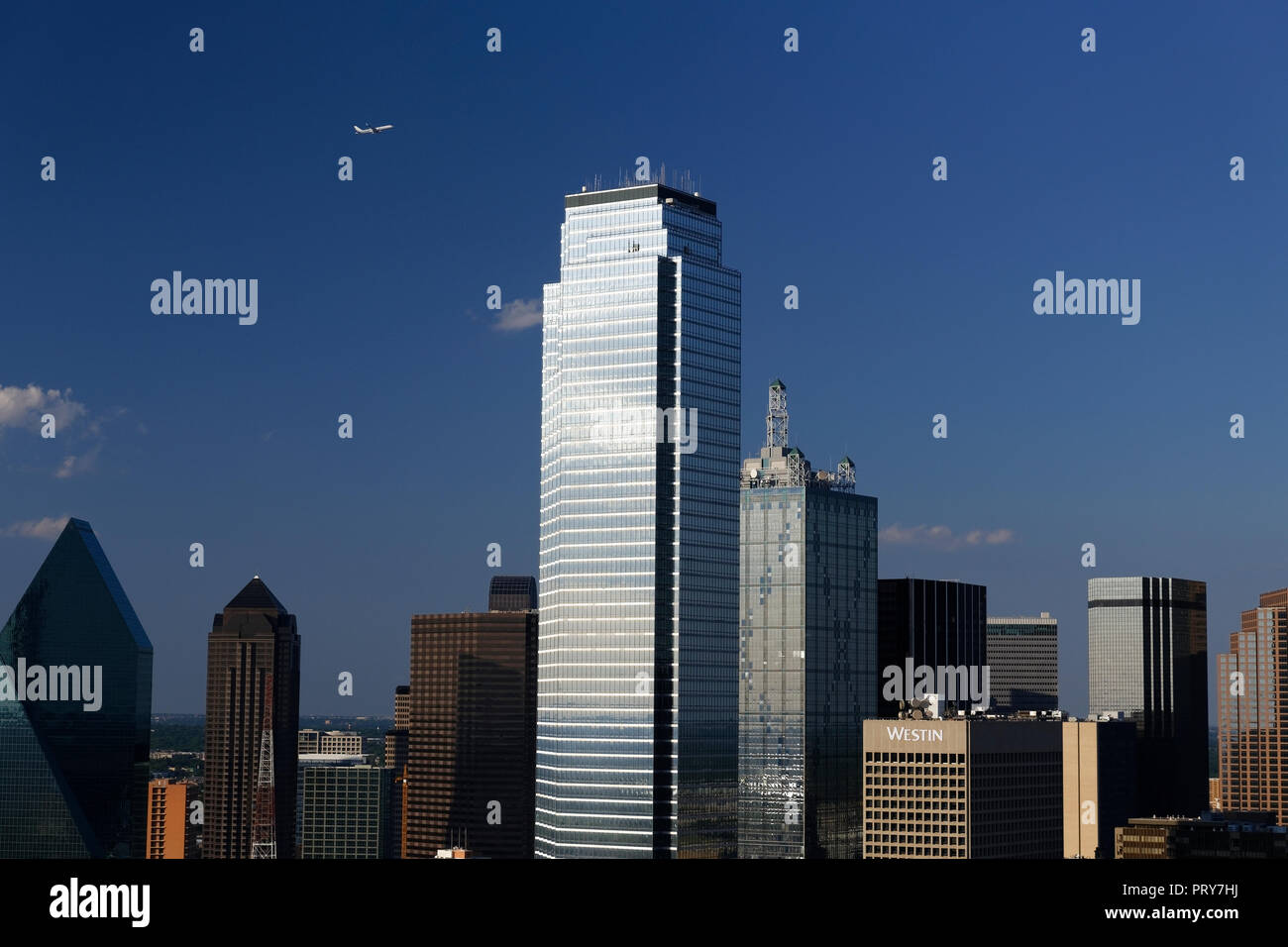 Reunion tower dallas deck hi-res stock photography and images - Alamy