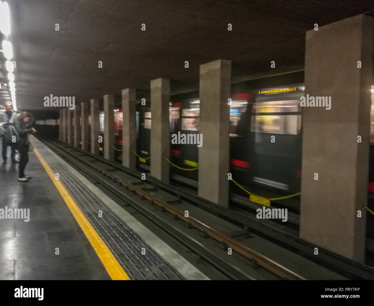 Station in milan hi-res stock photography and images - Alamy