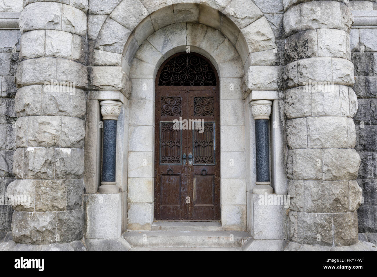 Mausoleum Entrance in Mountain View Cemetery Stock Photo - Alamy