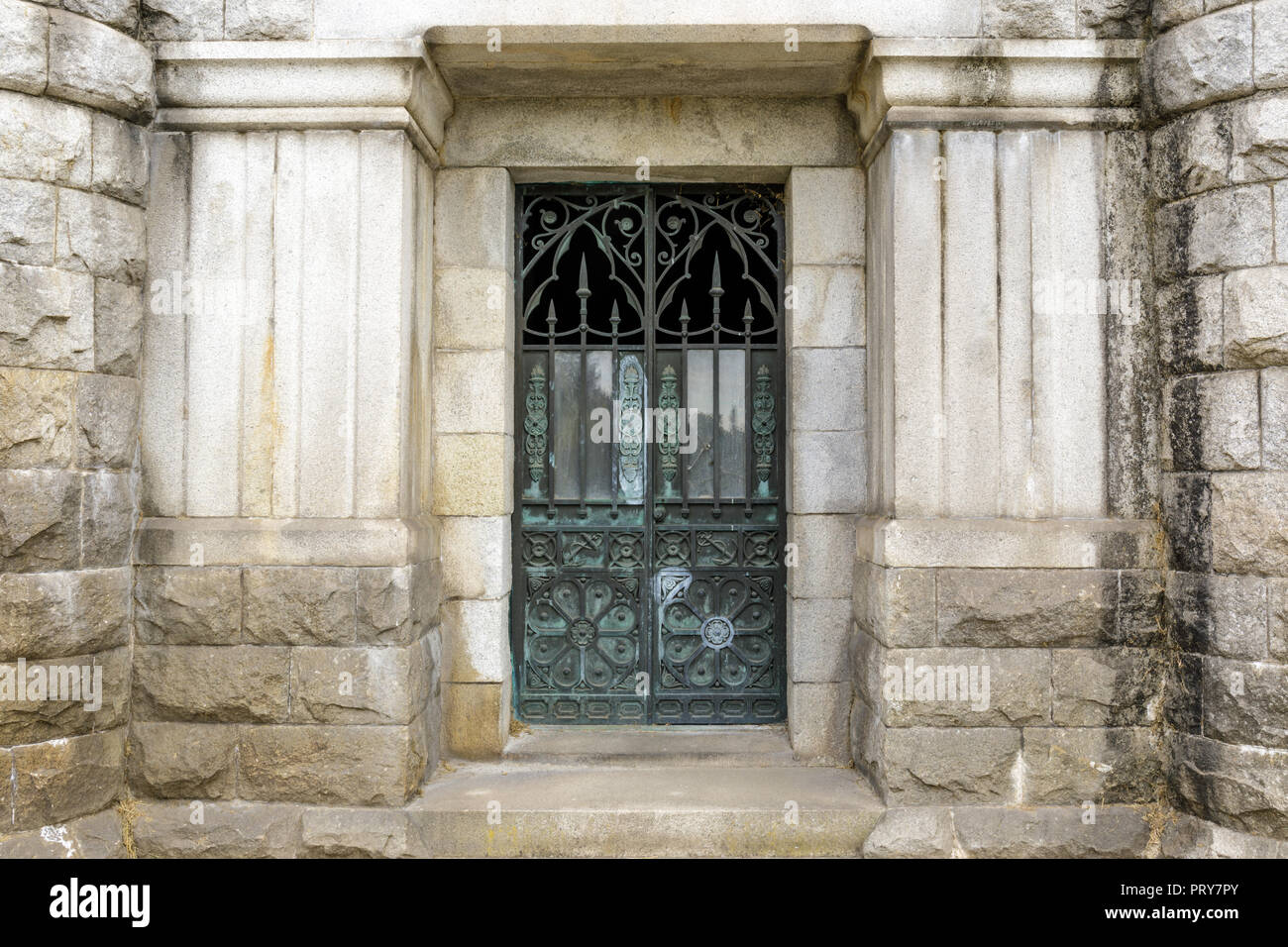 Mausoleum Entrance in Mountain View Cemetery Stock Photo - Alamy