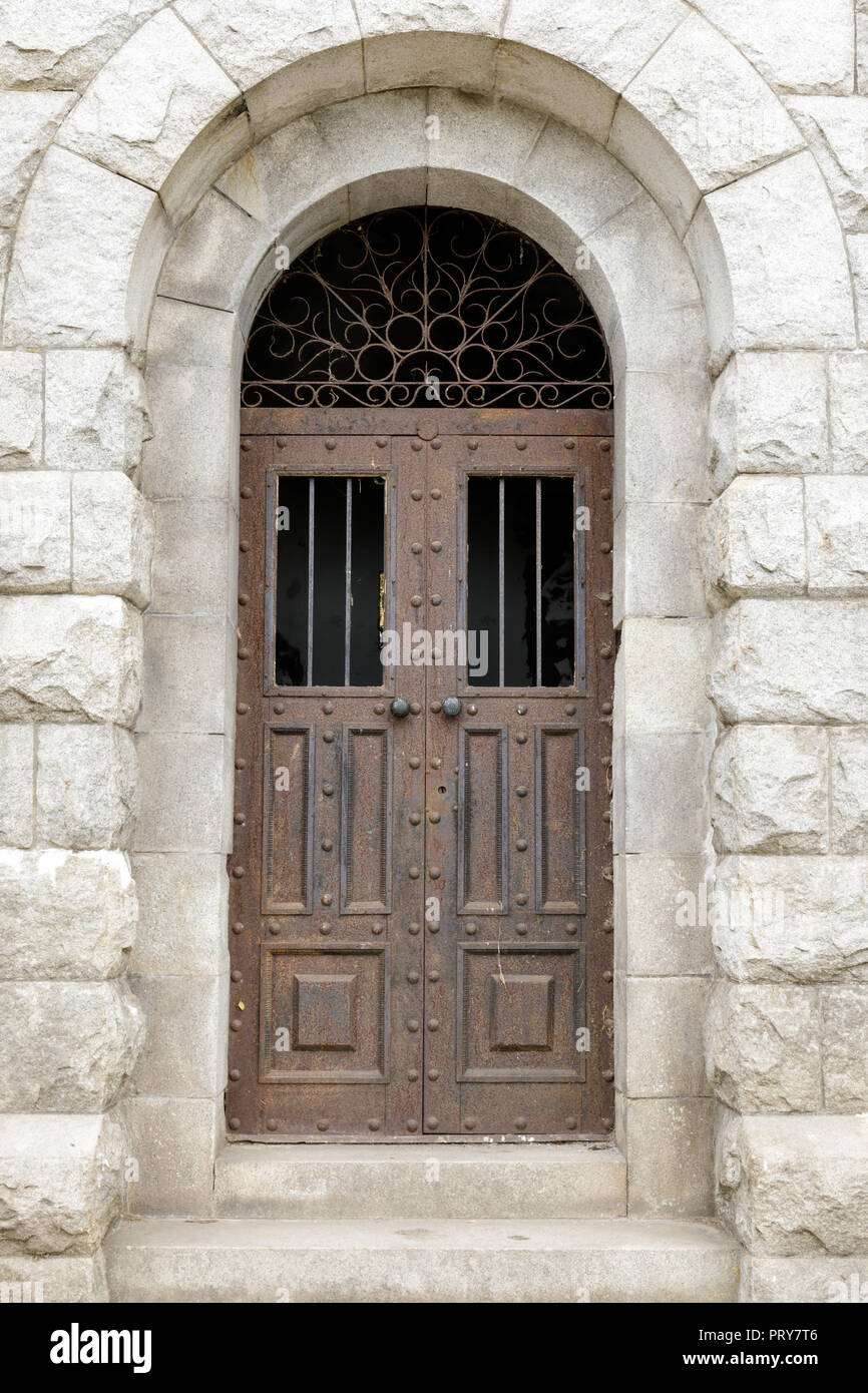 Mausoleum Entrance in Mountain View Cemetery Stock Photo - Alamy
