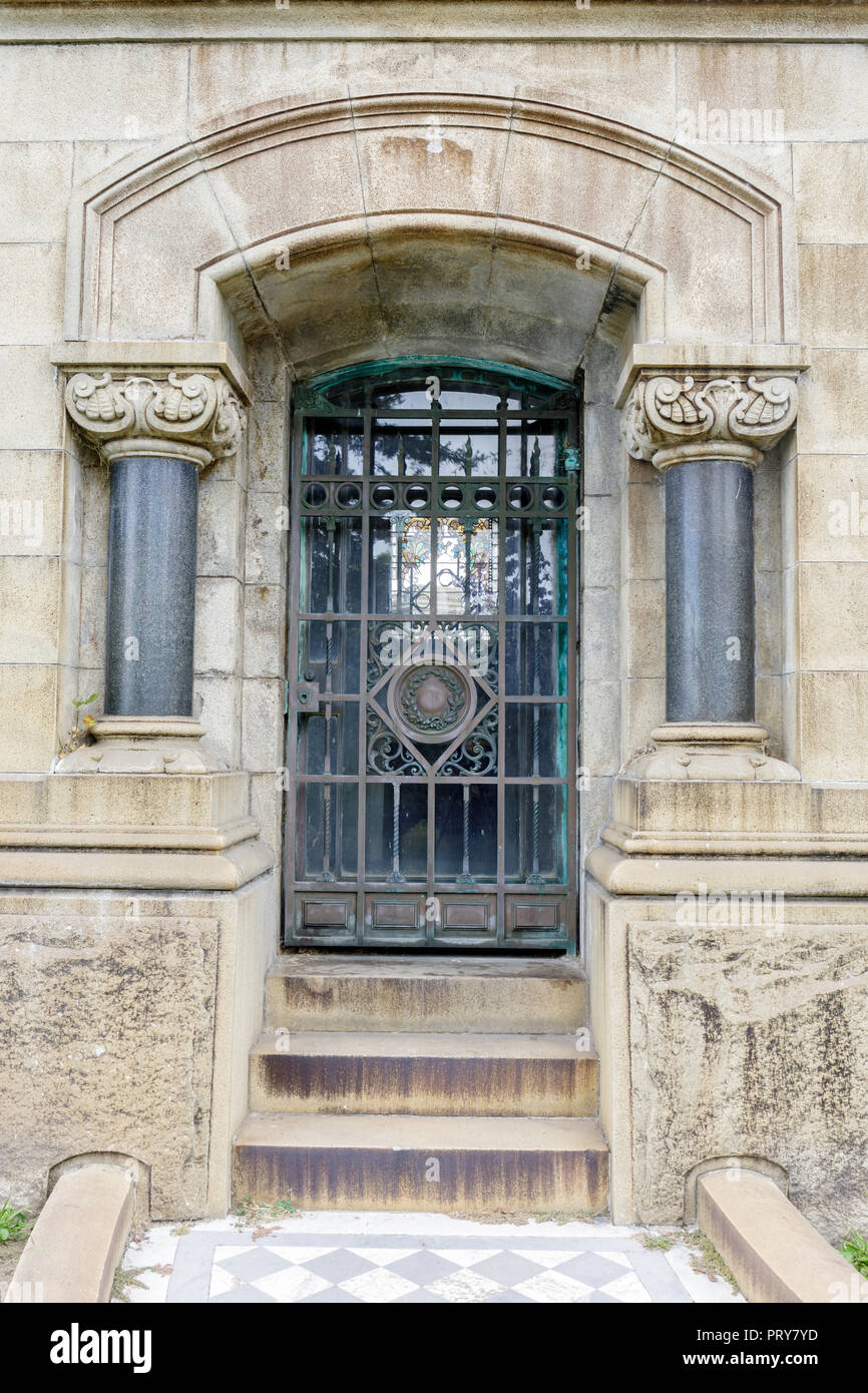 Mausoleum Entrance in Mountain View Cemetery Stock Photo - Alamy