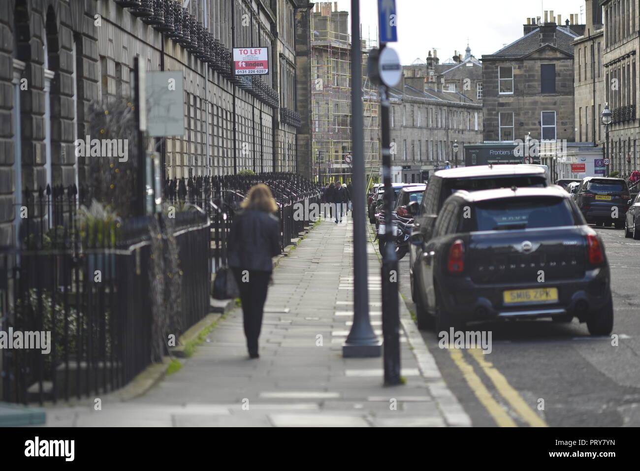 Edinburgh Everyday life of the city in scotland Stock Photo - Alamy
