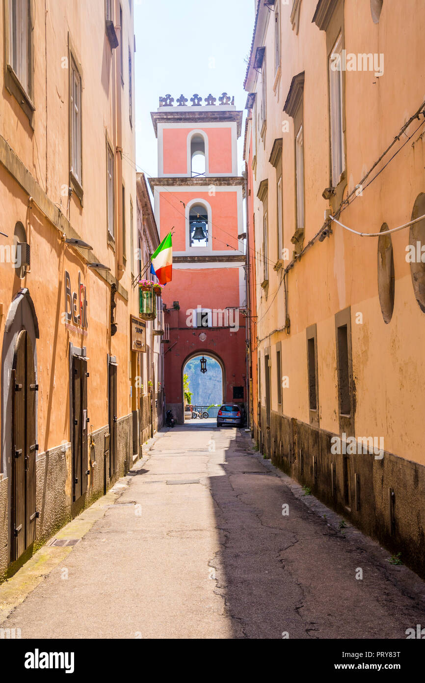 Narrow lane leading old hi-res stock photography and images - Alamy