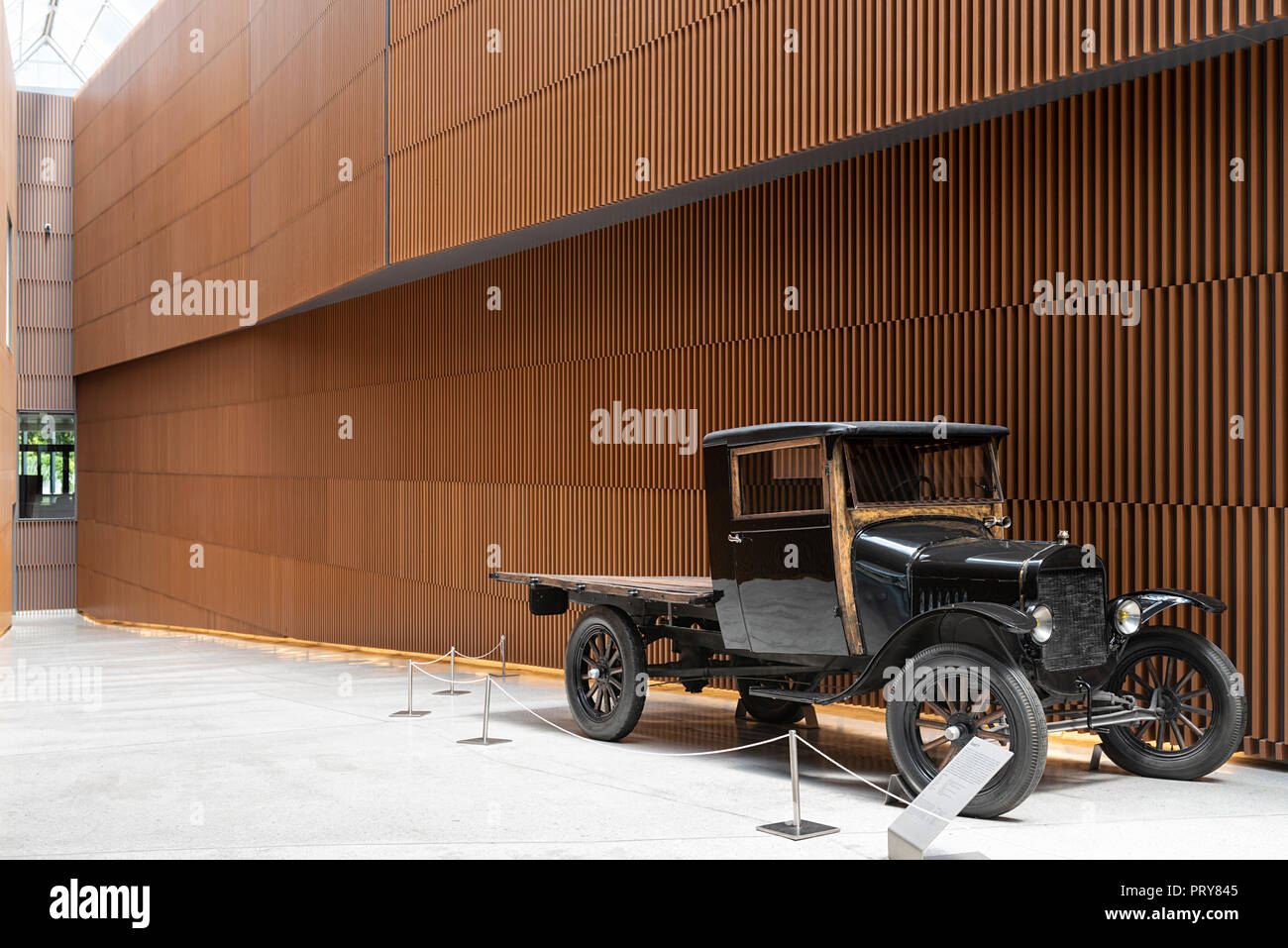 Old car model hi-res stock photography and images - Alamy