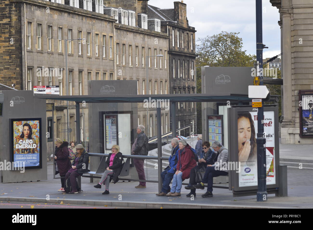 Edinburgh Everyday life of the city in scotland Stock Photo - Alamy