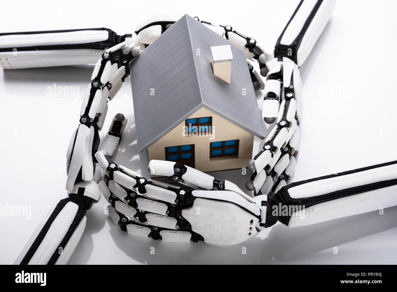 Robot estate hi-res stock photography and images - Alamy