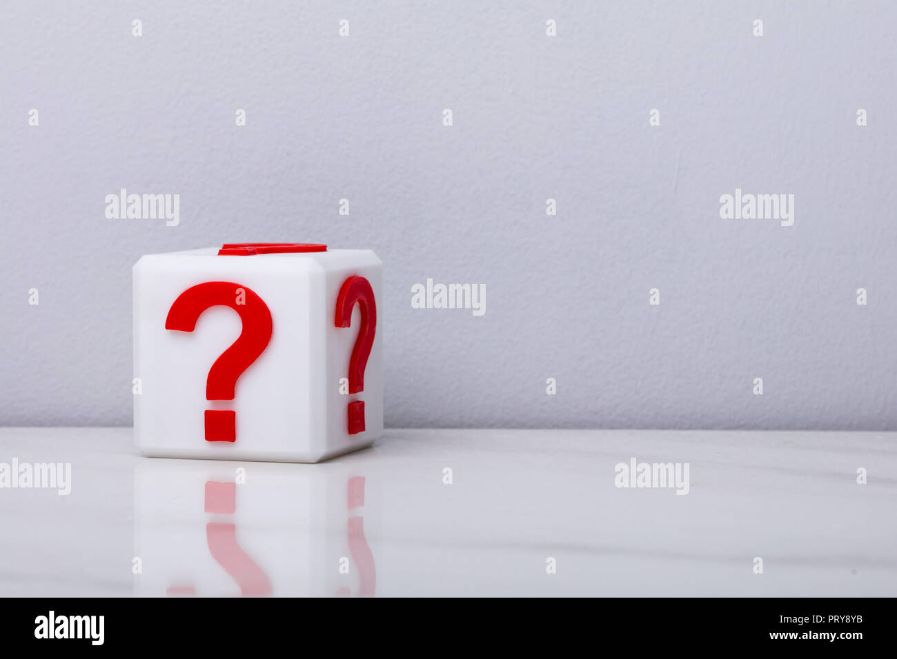 Question mark block hi-res stock photography and images - Alamy