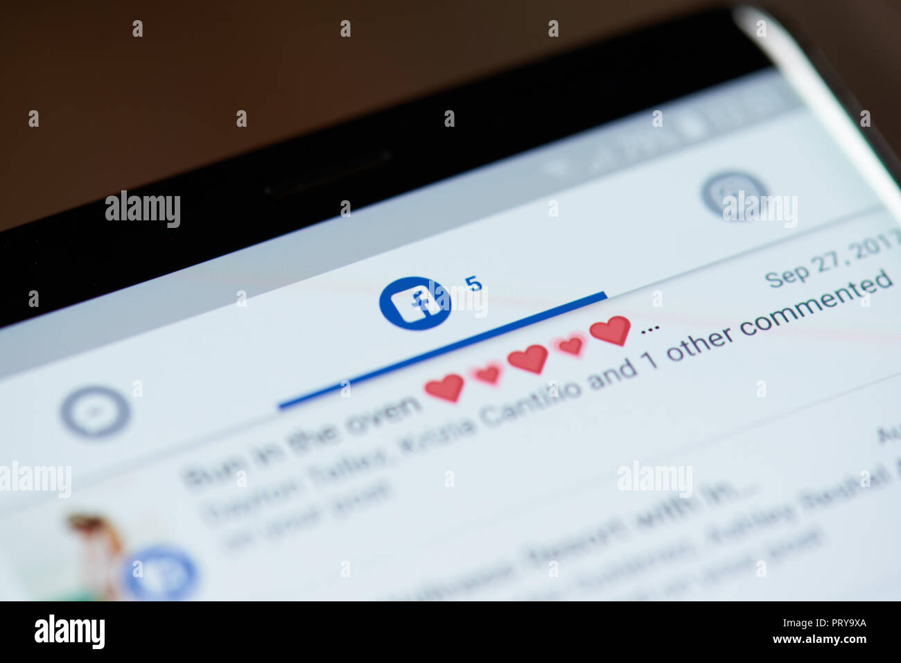 Mobile notification screen hi-res stock photography and images - Alamy