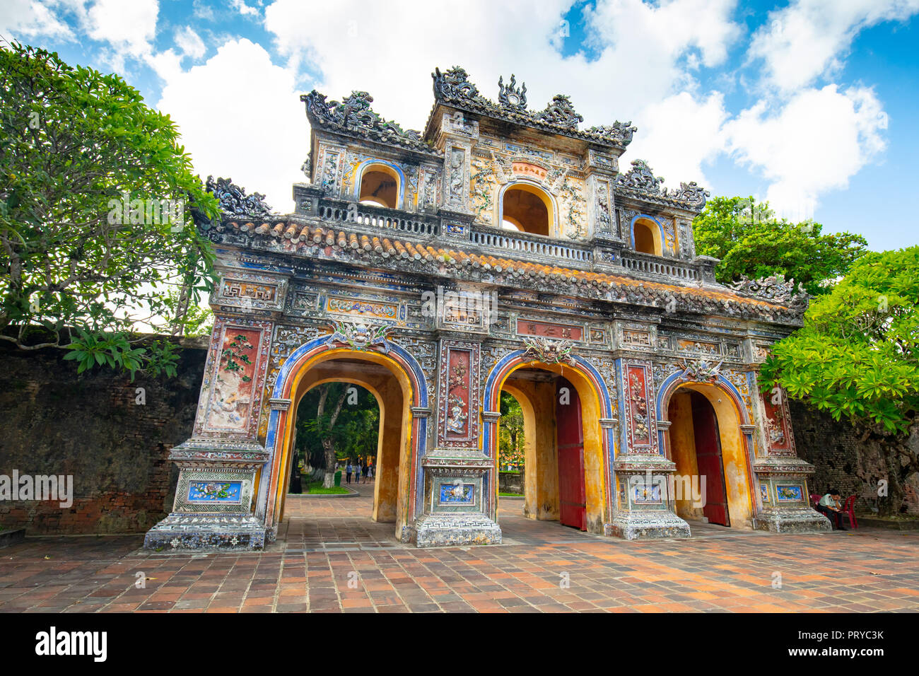 Hue imperial city palace wall detail hi-res stock photography and ...