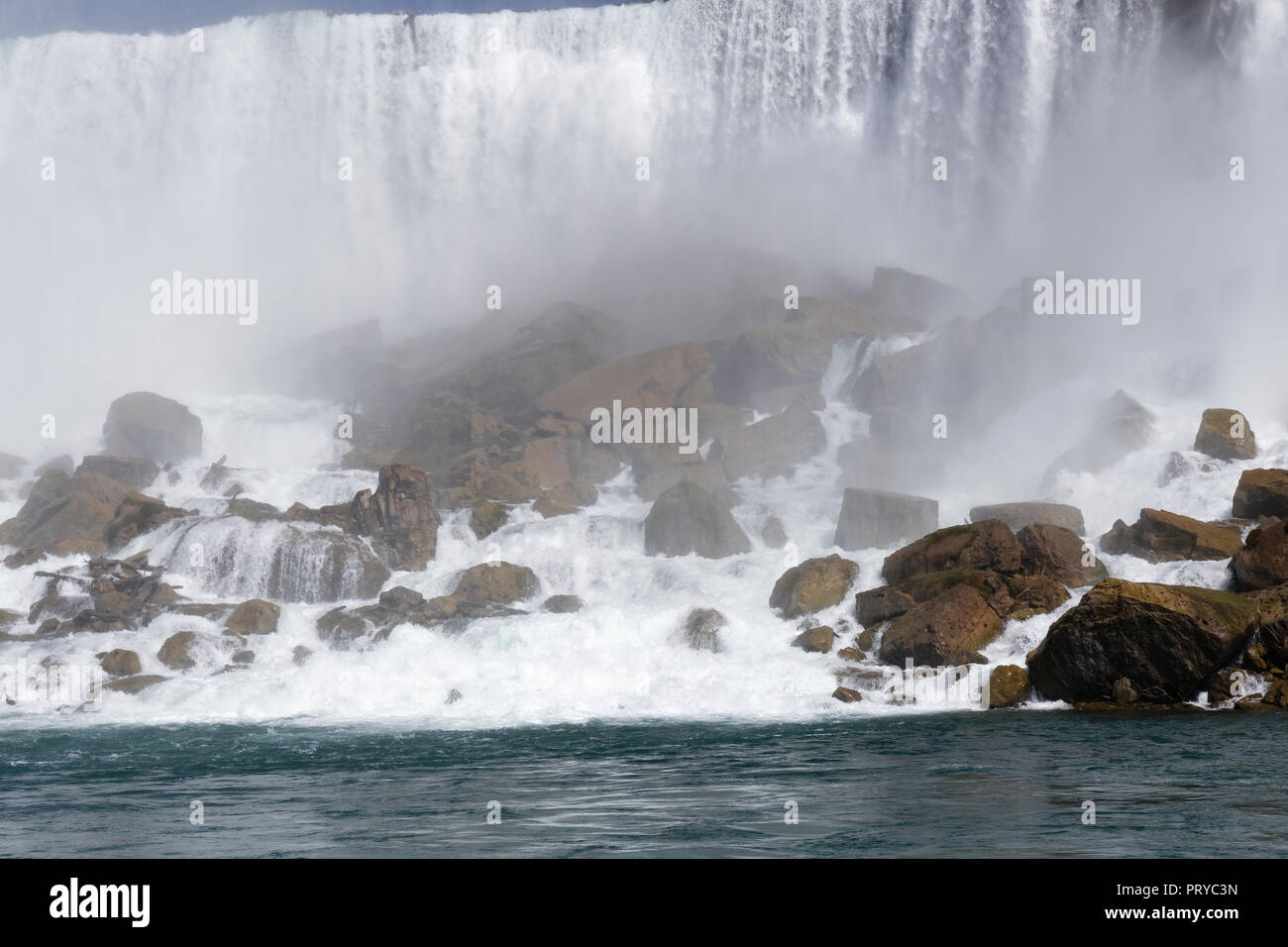 Powerful Niagara Falls Whitewater Waterfall Falling Over Steep Cliff ...