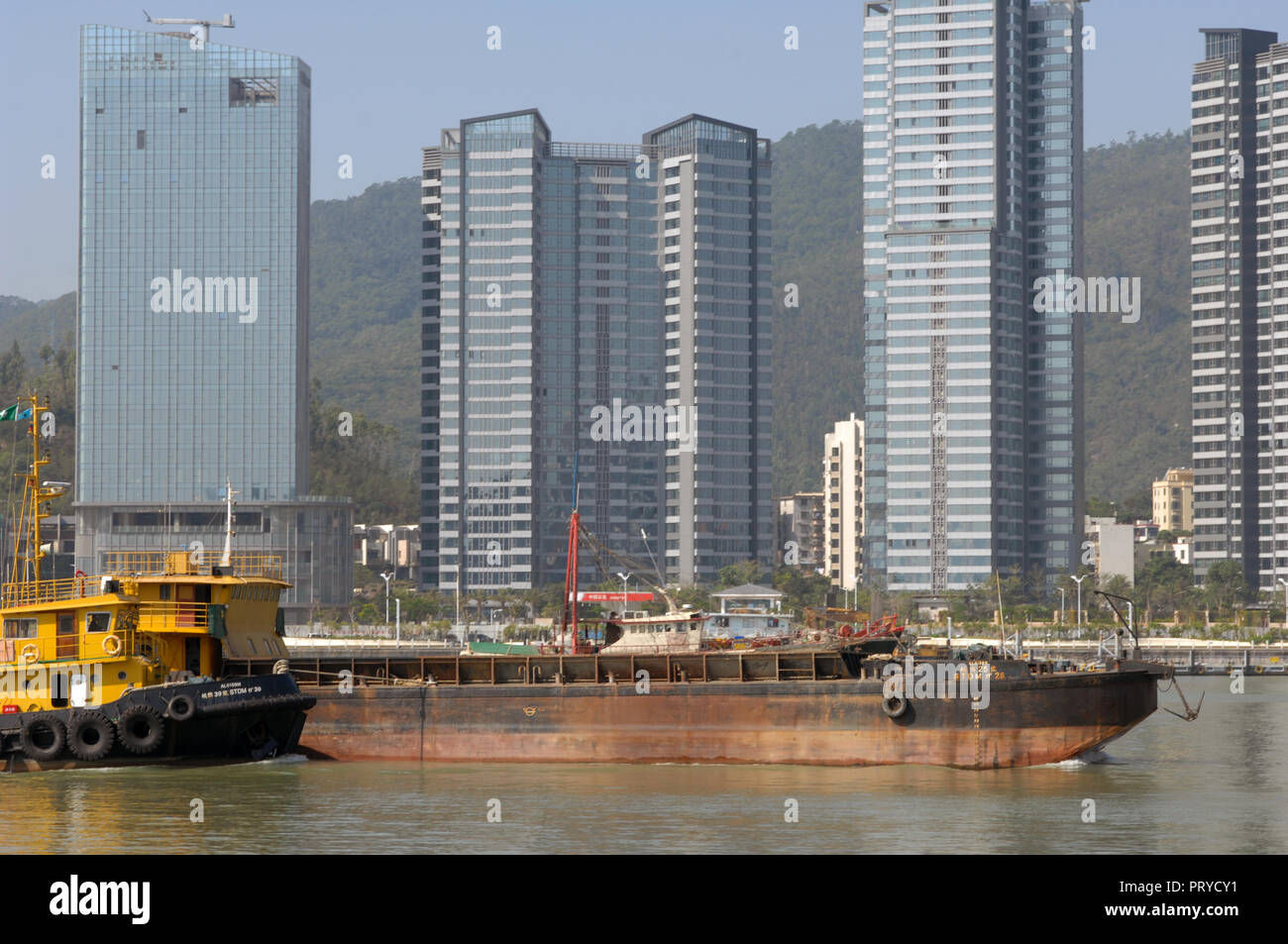 Macau fishing boats hi-res stock photography and images - Alamy