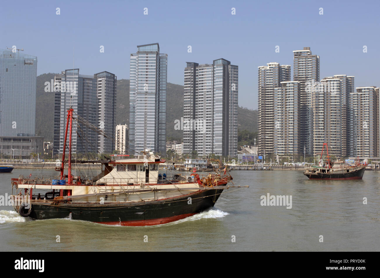 Macau fishing boats hi-res stock photography and images - Alamy
