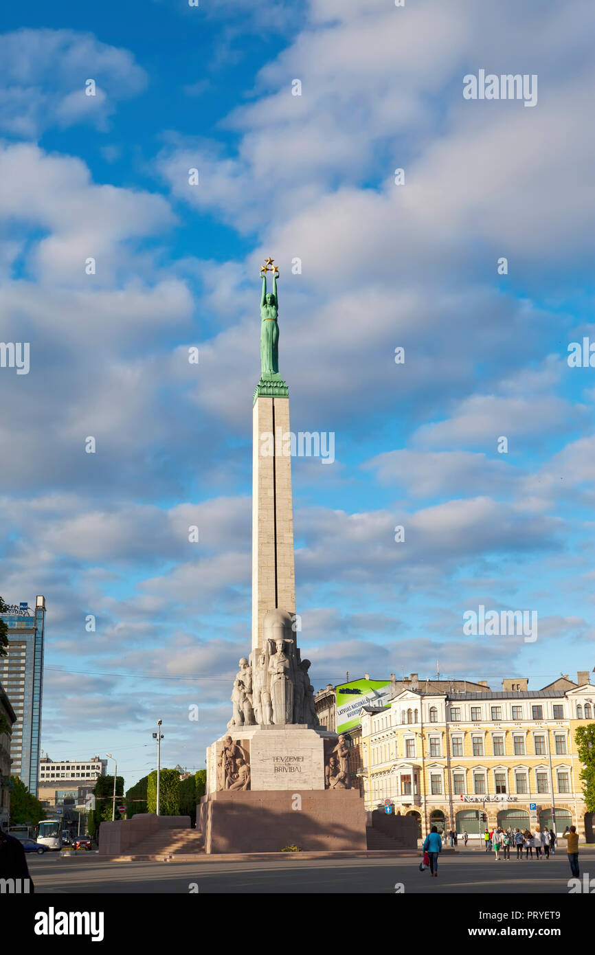 Monument to freedom square hi-res stock photography and images - Alamy