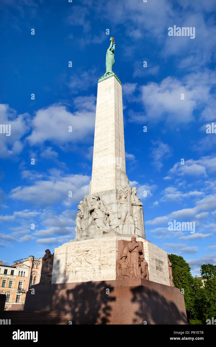 Monument to freedom square hi-res stock photography and images - Alamy