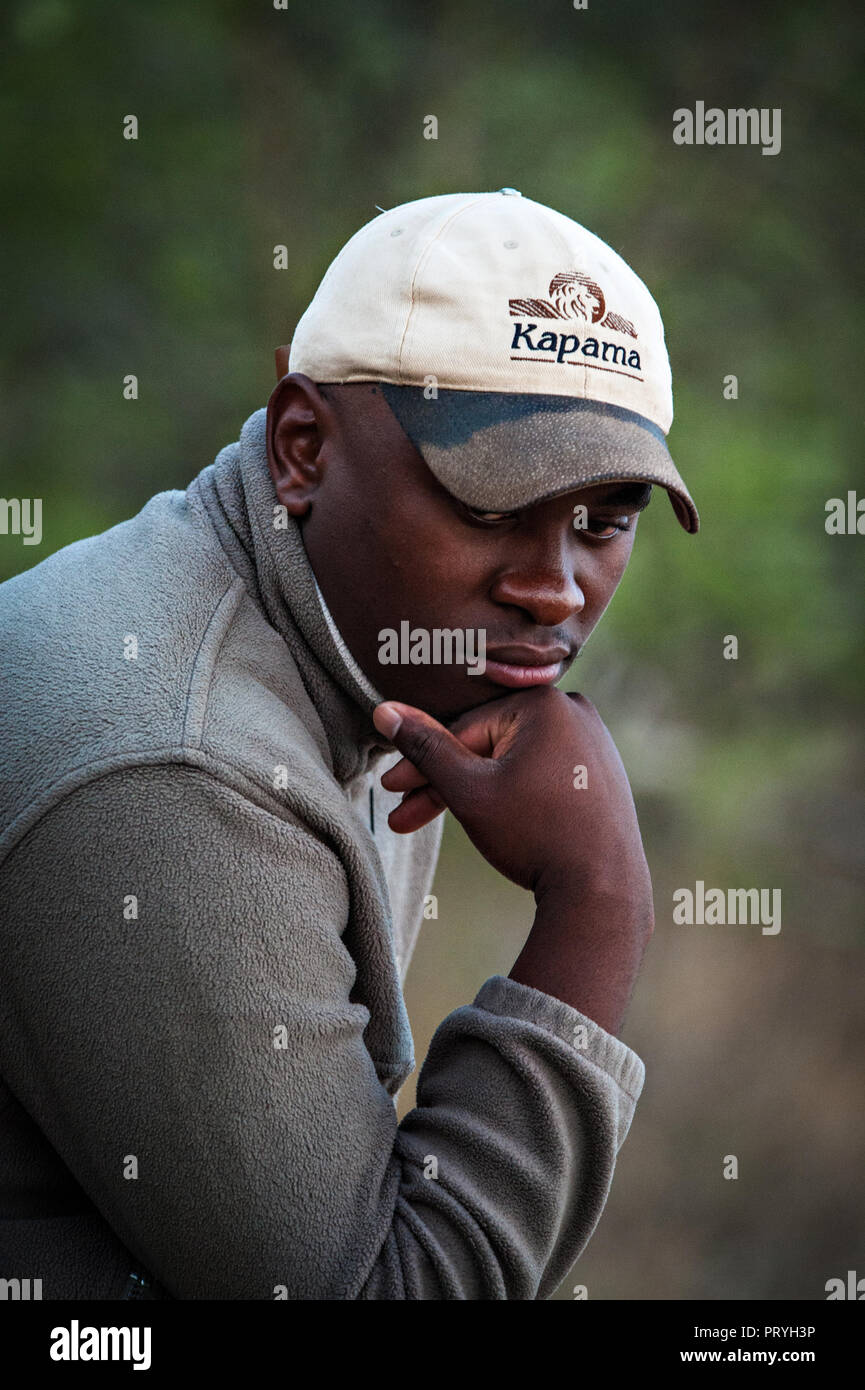 African game ranger hi-res stock photography and images - Alamy