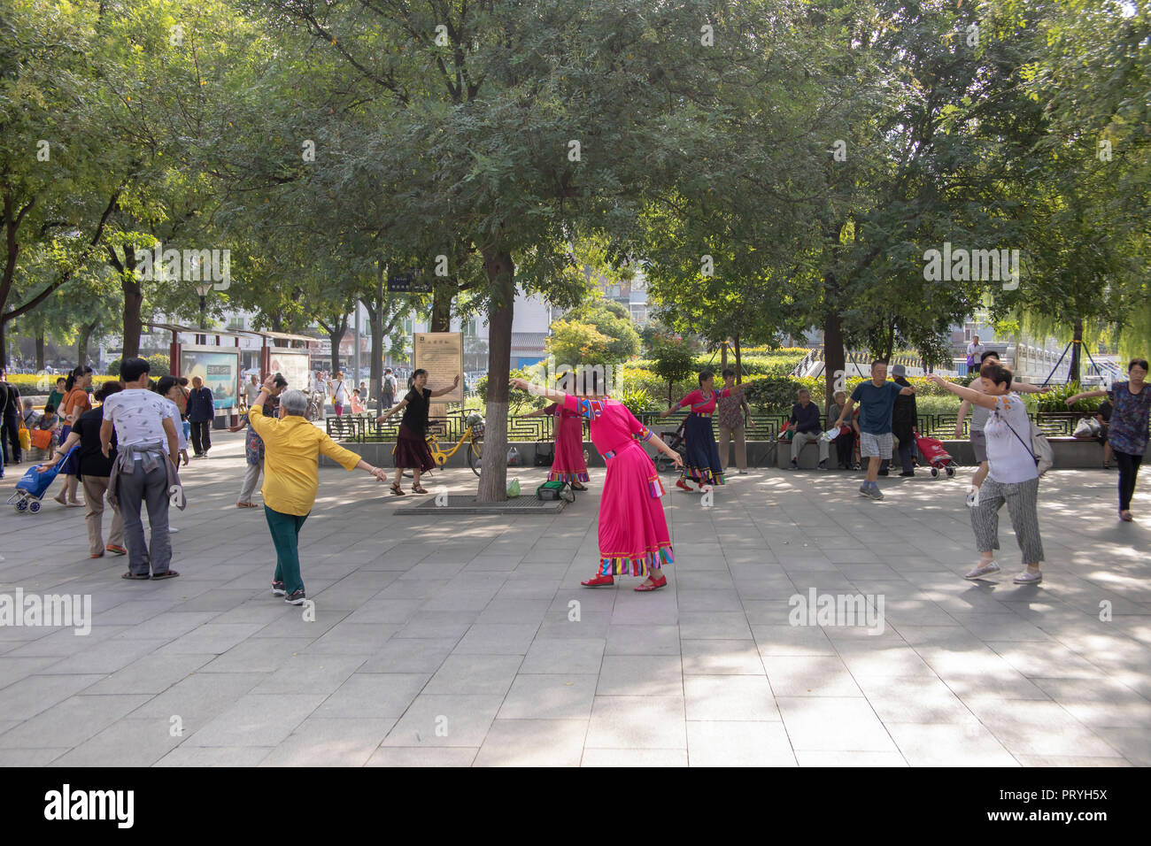 Square dancing chinese elder hi-res stock photography and images - Alamy