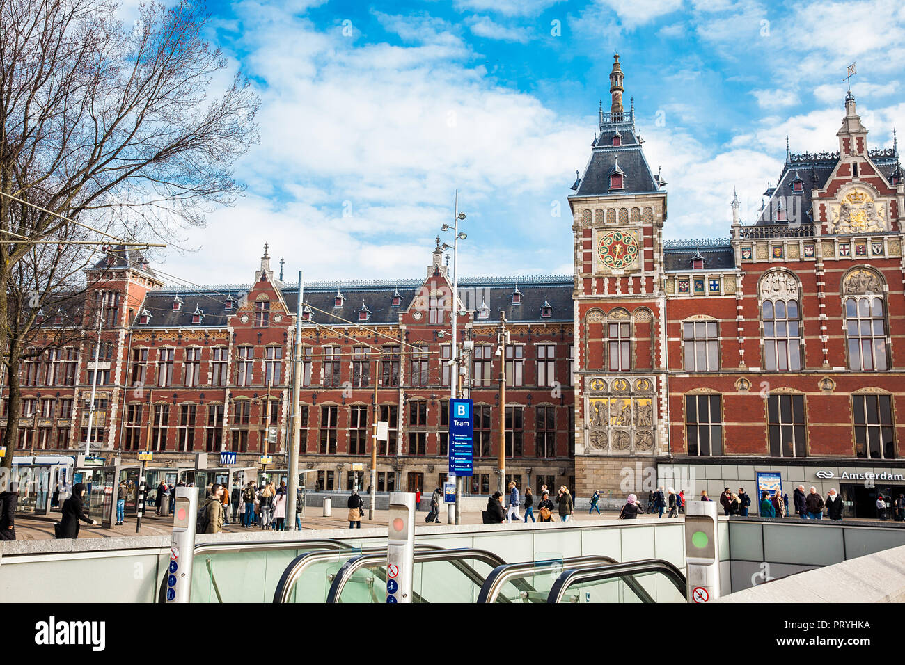 Stationsplein High Resolution Stock Photography and Images - Alamy