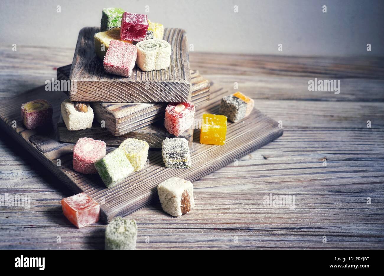Turkish delight on white rustic background. Turkish deligh set ...