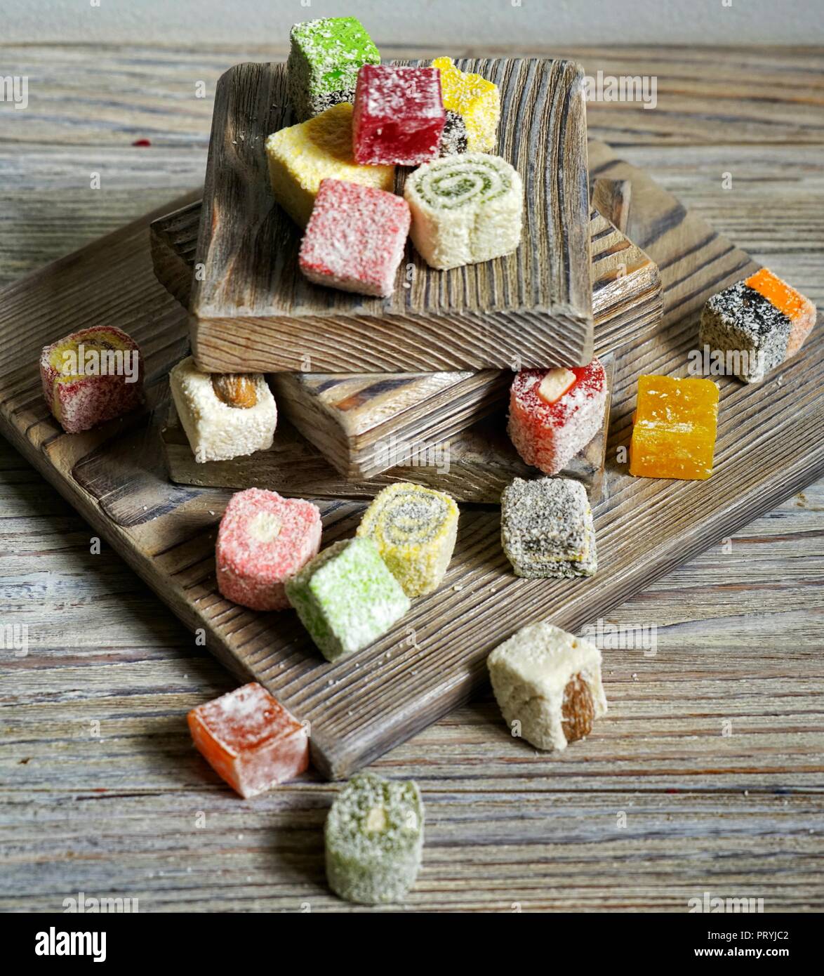 Turkish delight on white rustic background. Turkish deligh set ...