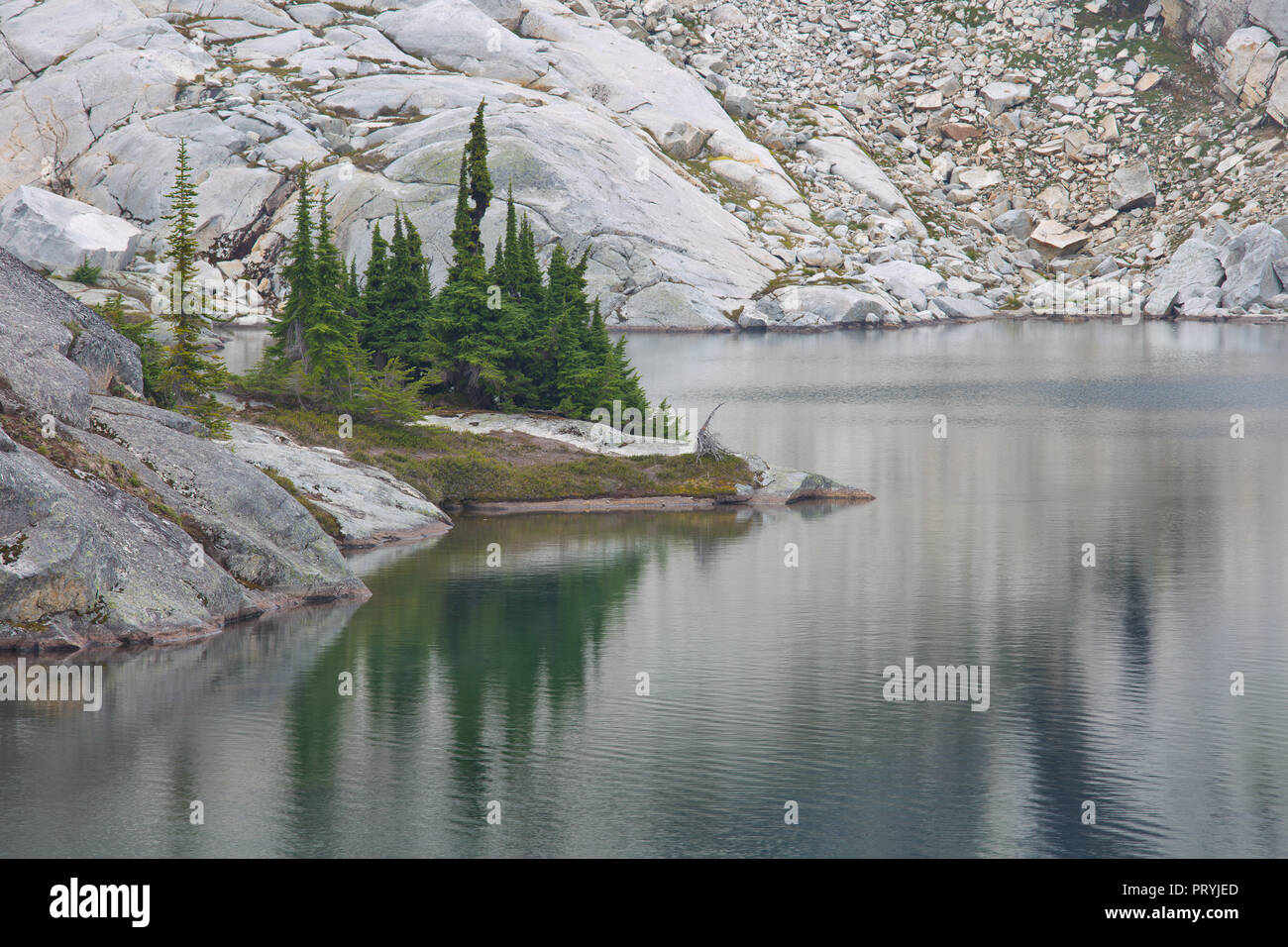 Tuck Lake, Snoqualmie Region, Mount Baker Wilderness, Washington State ...