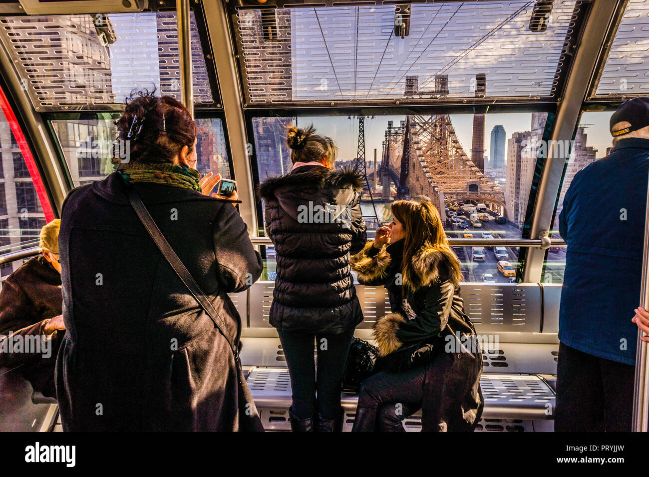 Roosevelt Island Tramway Manhattan New York, New York, USA Stock Photo ...