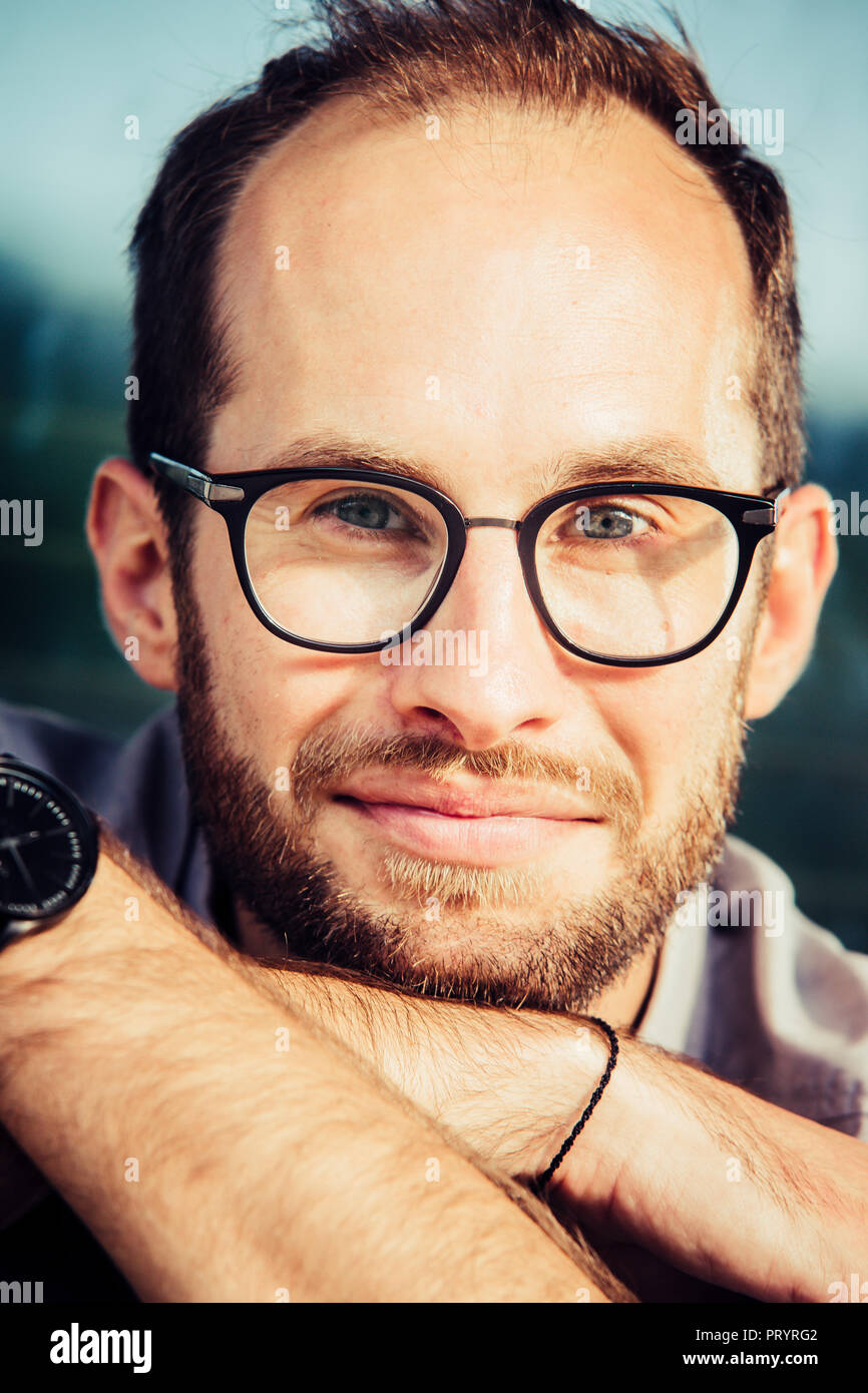 Bearded man wearing glasses hi-res stock photography and images - Alamy