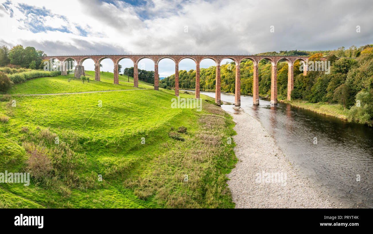 Leaderfoot railway bridge hi-res stock photography and images - Alamy