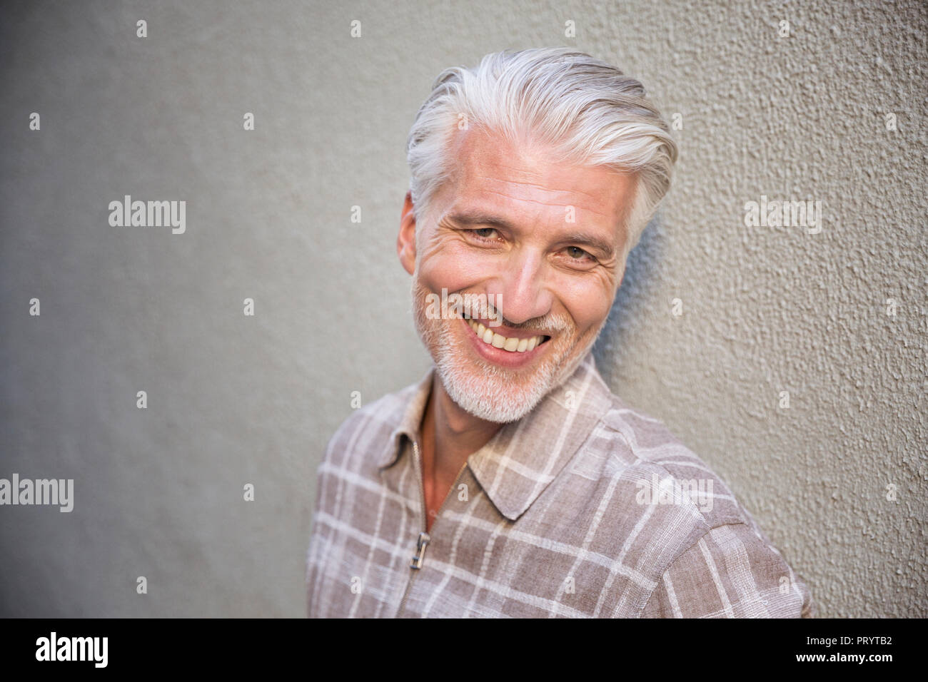 Smiling mature men hi-res stock photography and images - Alamy