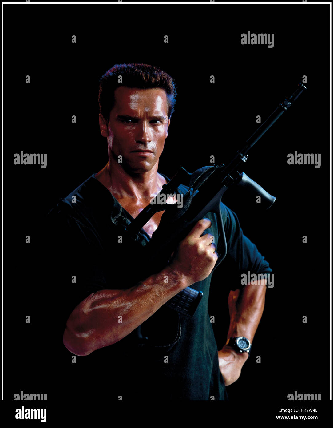 Arnold Schwarzenegger Commando Stock Photos & Arnold Schwarzenegger ...
