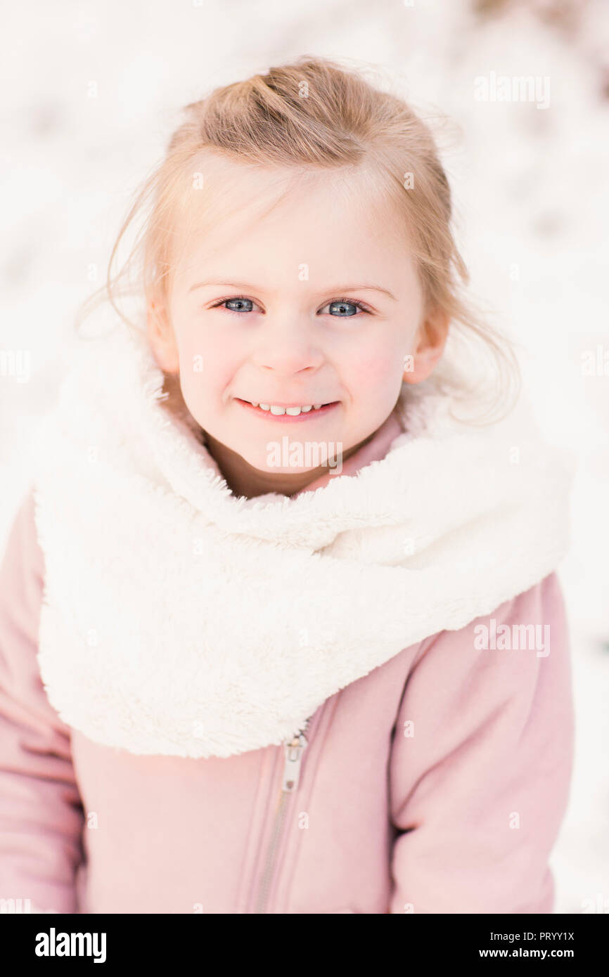 Happy blonde little girl hi-res stock photography and images - Alamy