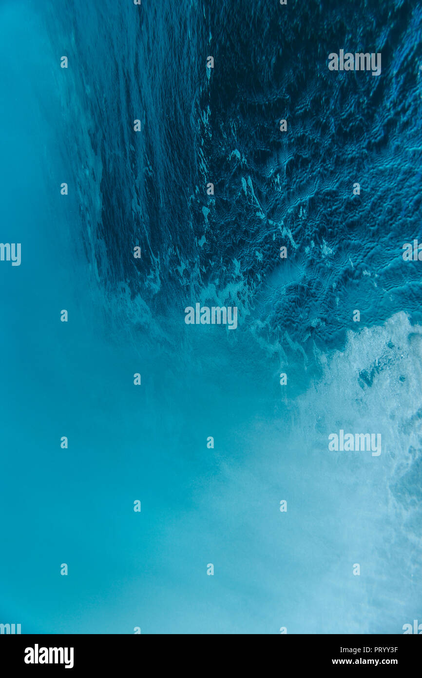 Moving shot of waves hi-res stock photography and images - Alamy