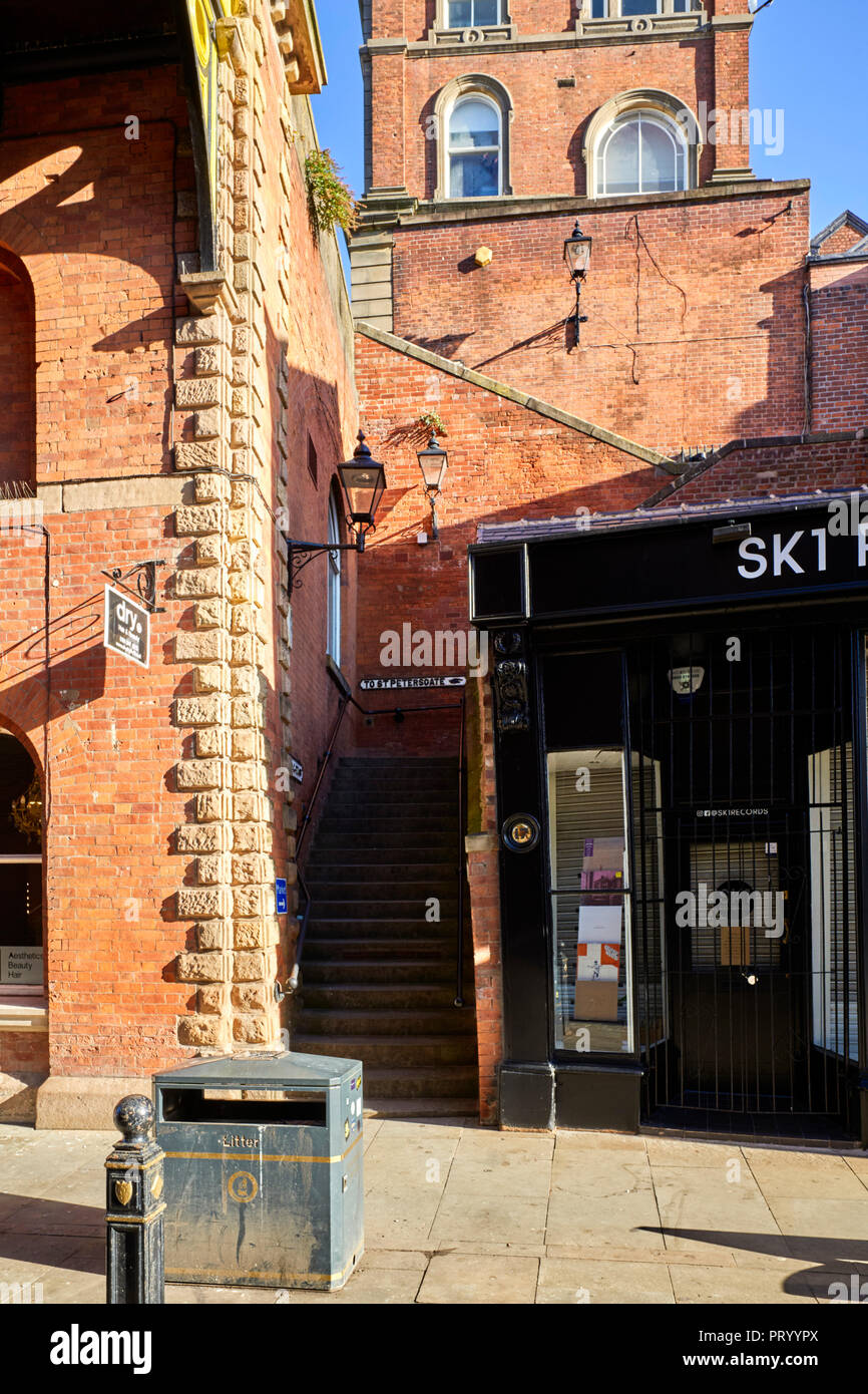 Badly placed litter bin in Underbank by the steps leading up to St ...