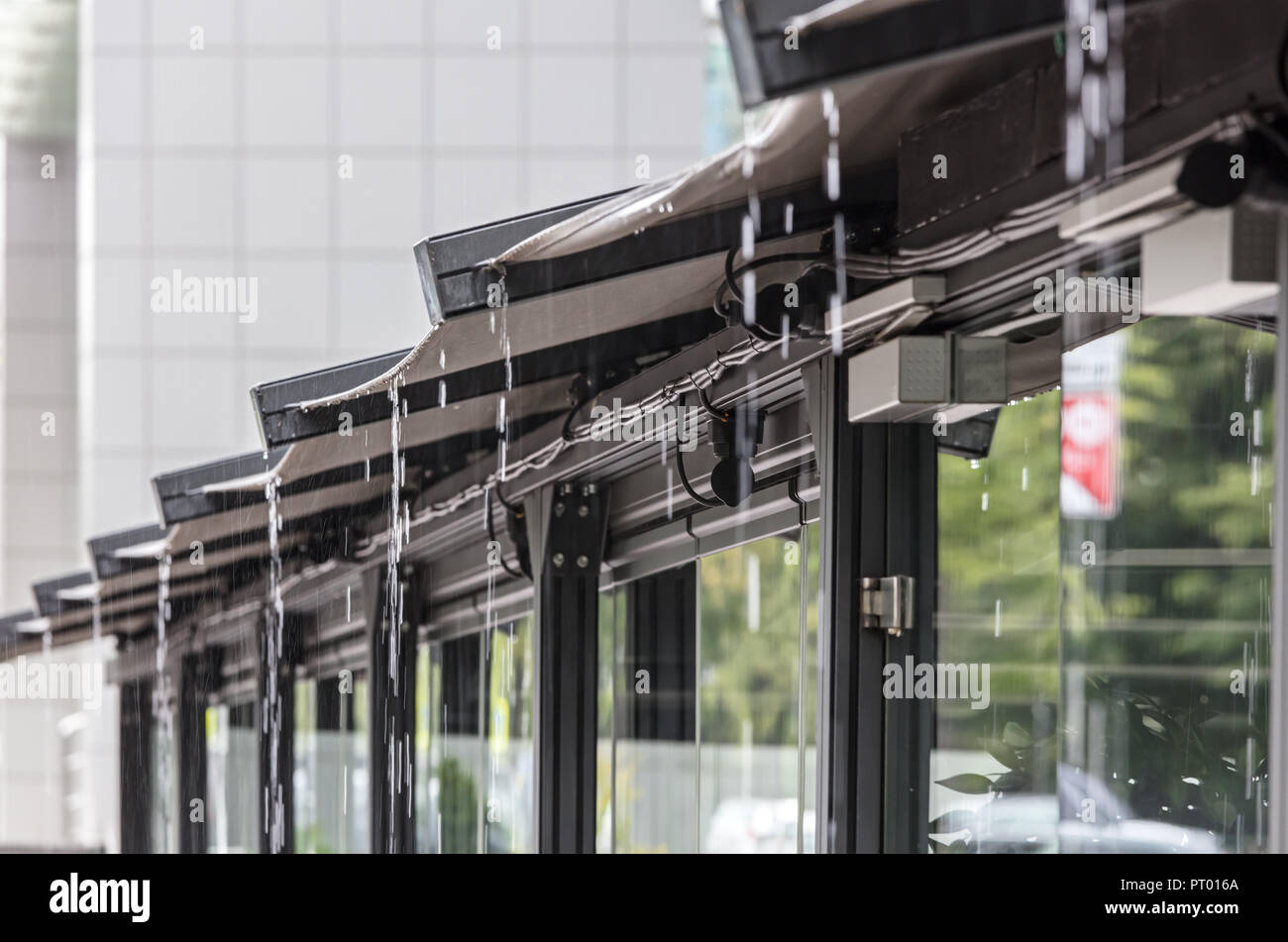 Rainwater flow hi-res stock photography and images - Alamy