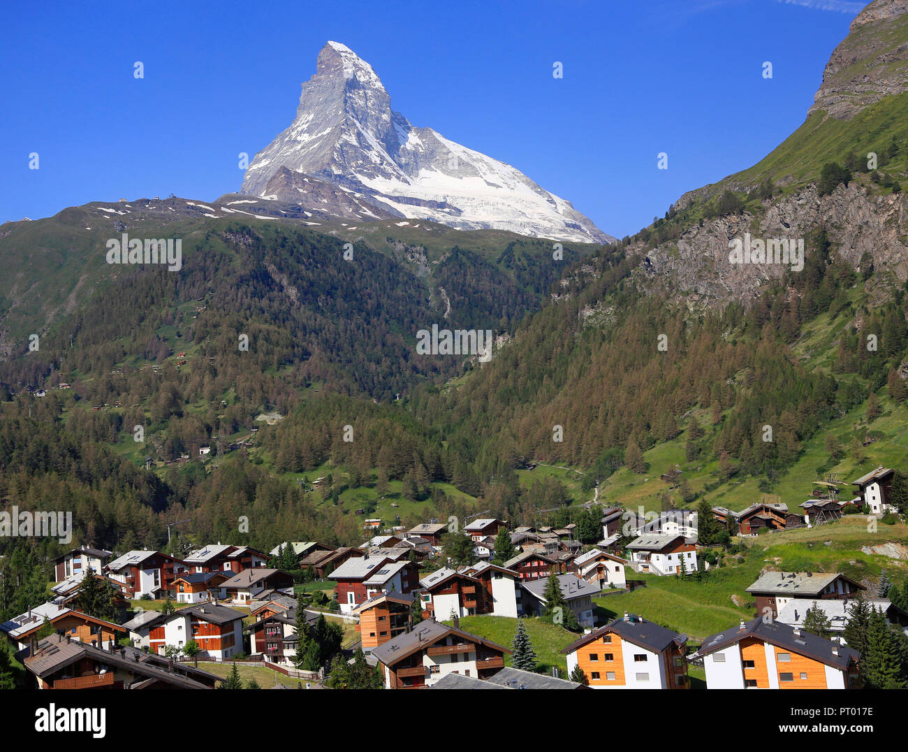 Zermatt matterhorn town hi-res stock photography and images - Alamy
