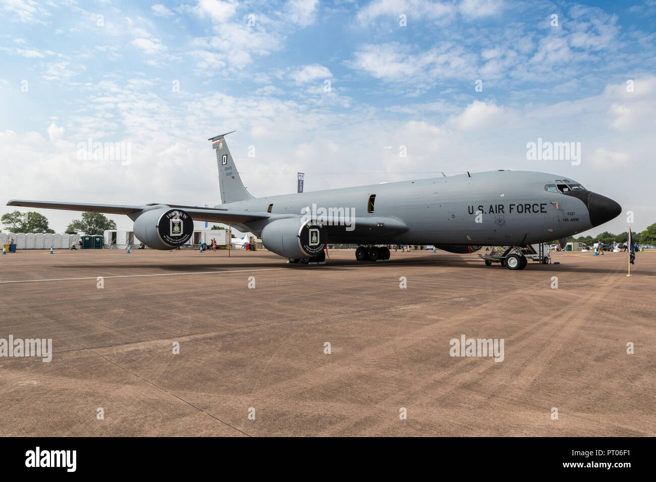 Us air force kc 135 stratotanker hi-res stock photography and images ...