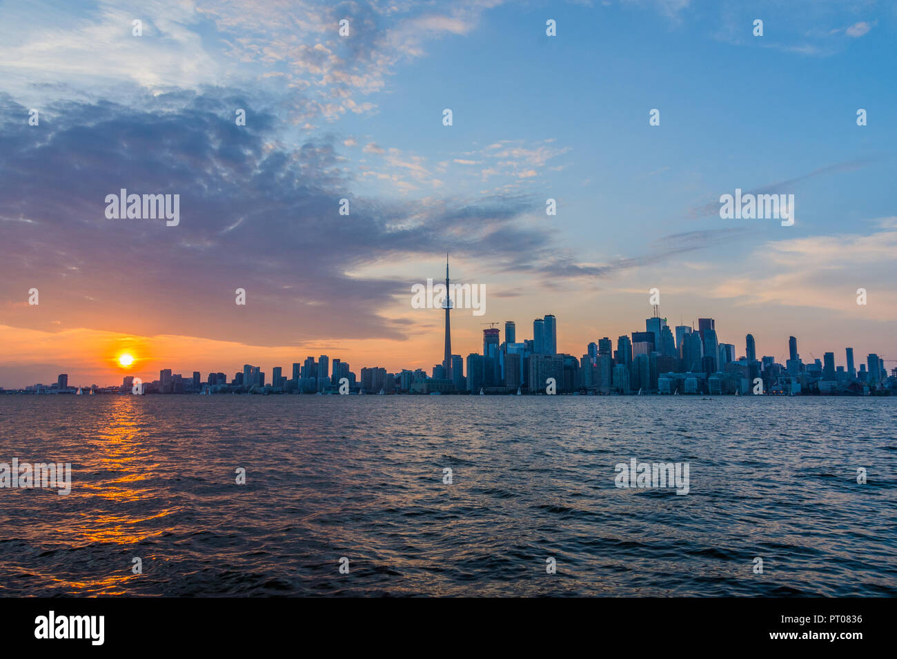 Toronto Skyline at Sunset Stock Photo - Alamy