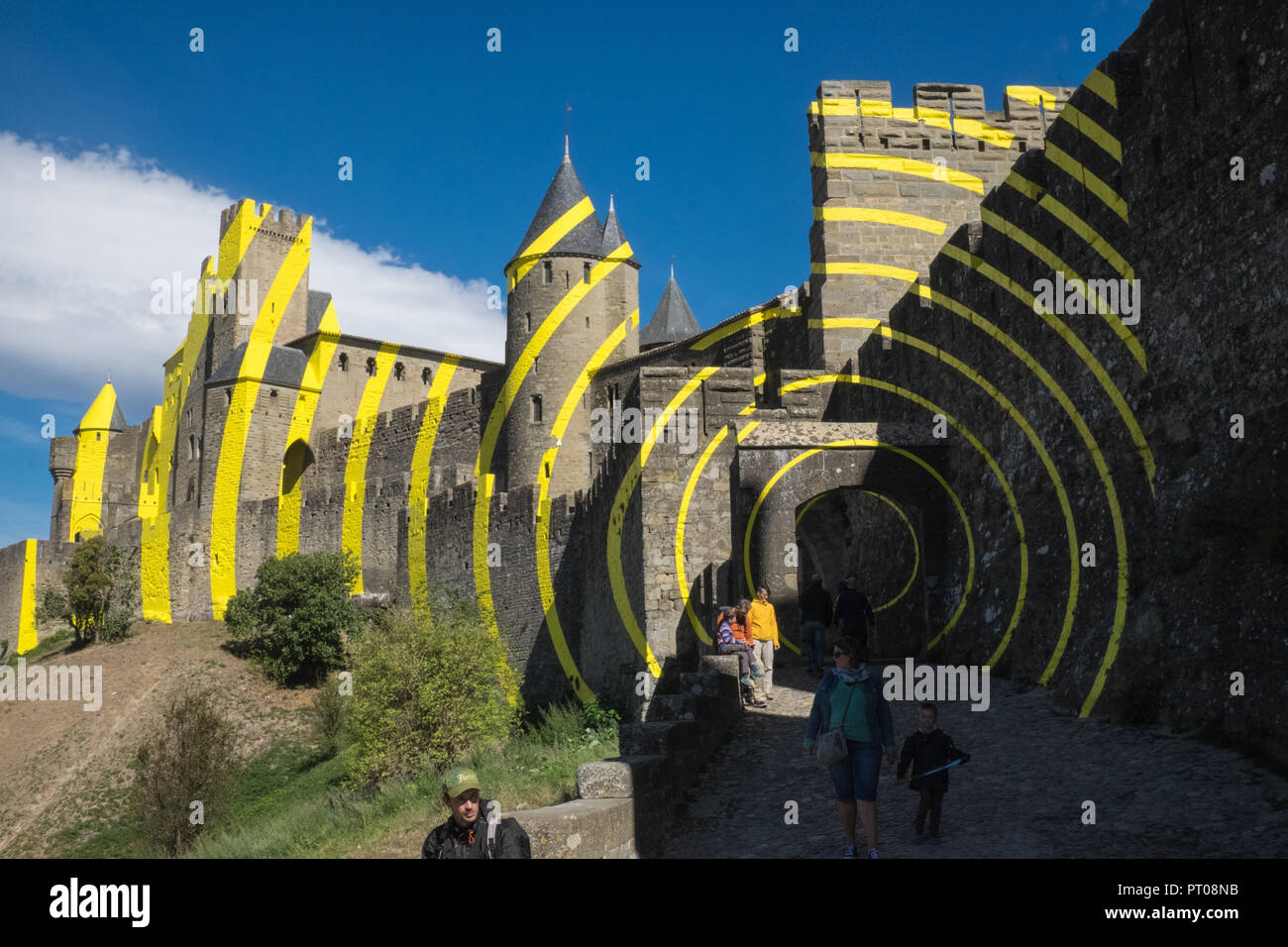 Concentric eccentric circles hi-res stock photography and images - Alamy