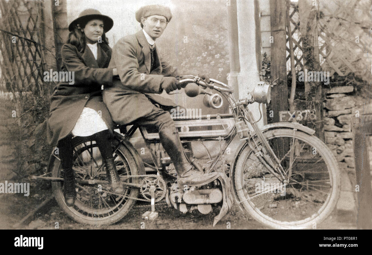 Triumph motorcycles 1900 hi-res stock photography and images - Alamy