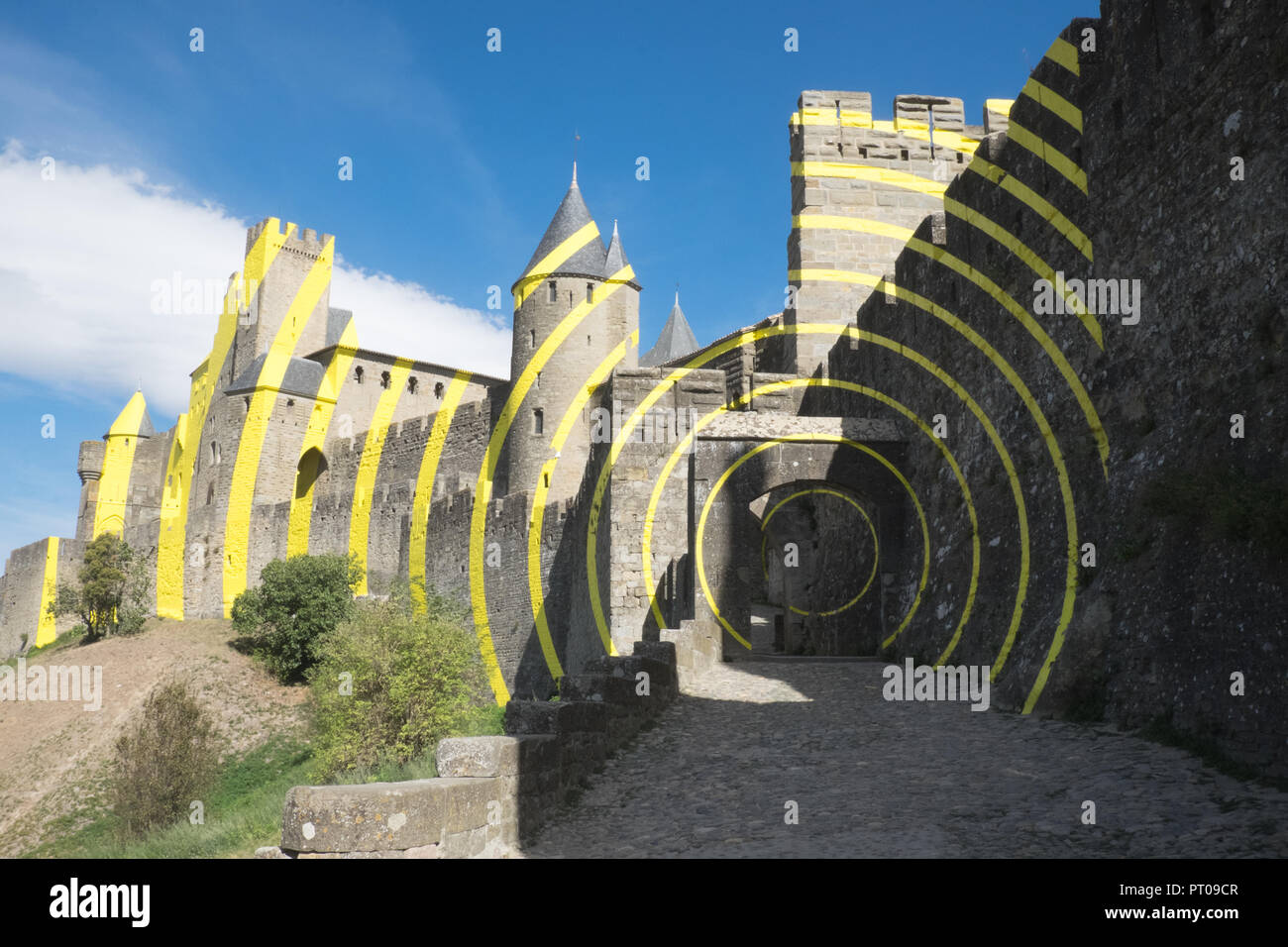 Concentric eccentric circles hi-res stock photography and images - Alamy