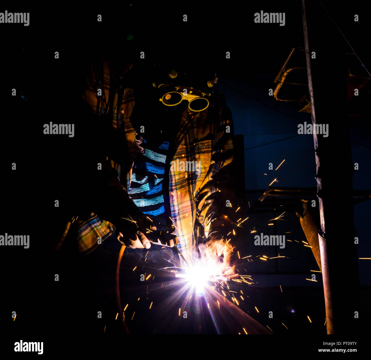 Welding zone elements of steel construction with the use of the method ...