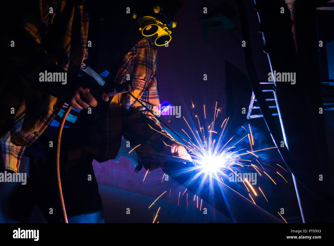 Welding zone elements of steel construction with the use of the method MAG cored wire,Skilled ...