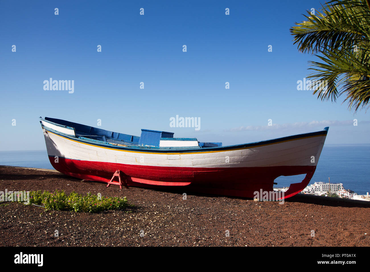 Colorful boat hi-res stock photography and images - Alamy