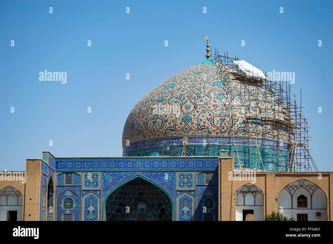 The dome of Sheikh Lotfollah Mosque in Imam Square in Isfahan, Iran ...