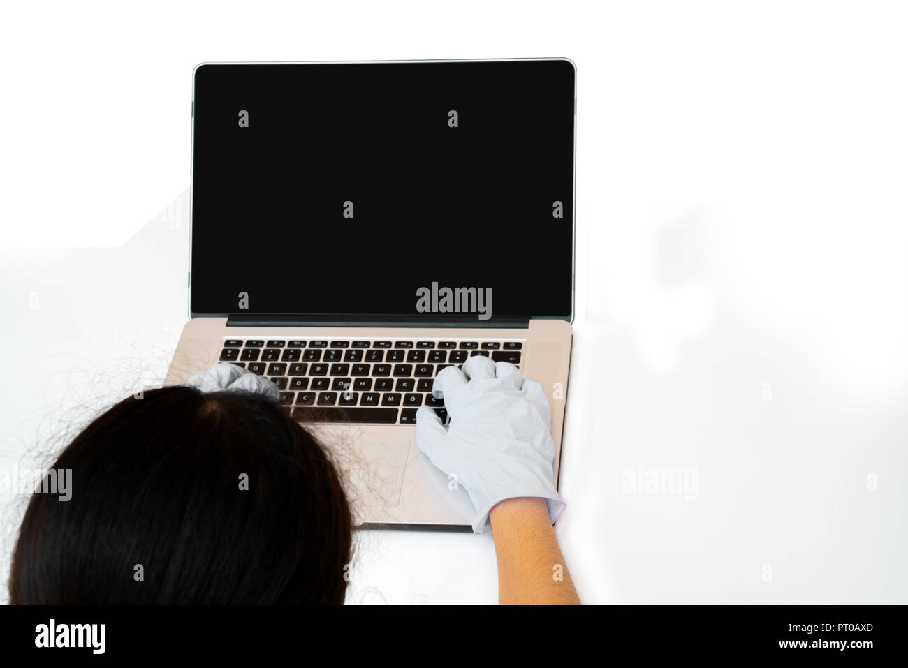 Kids using science lab equipment hi-res stock photography and images ...