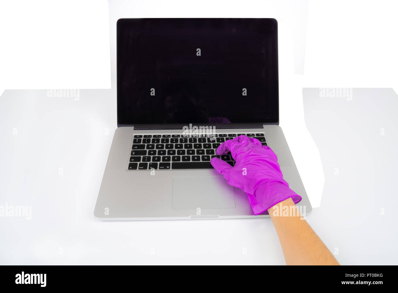 Typing research hi-res stock photography and images - Alamy