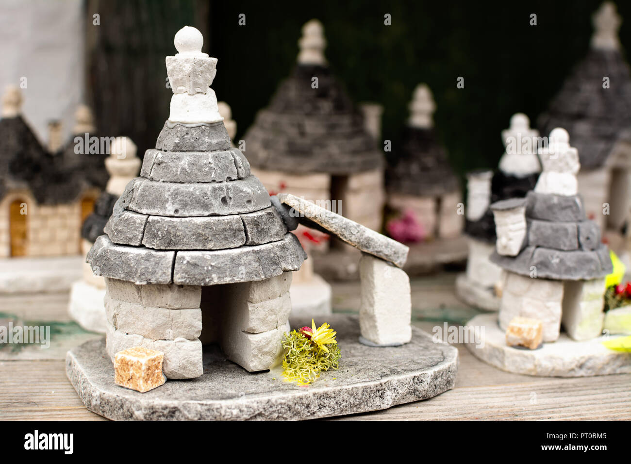 Italy apulia alberobello souvenir hi-res stock photography and images ...