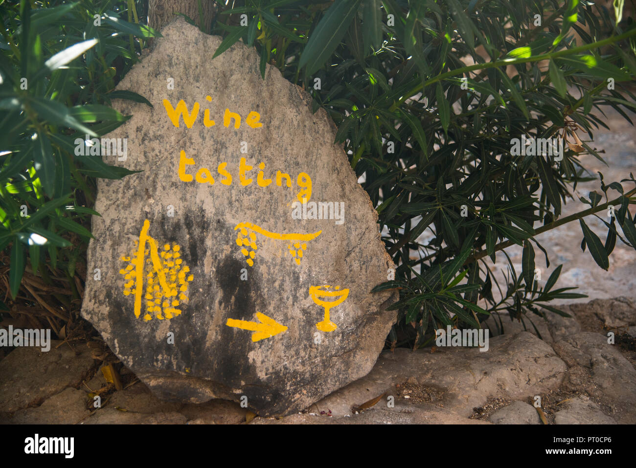 Tasting sign hi-res stock photography and images - Alamy