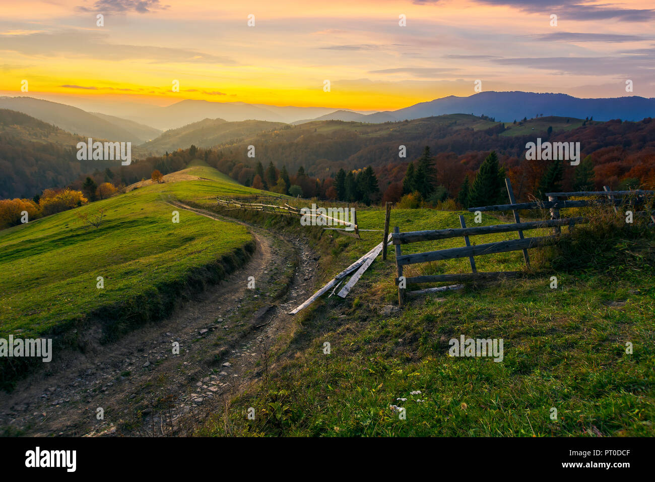Winding through mountainous valley hi-res stock photography and images ...